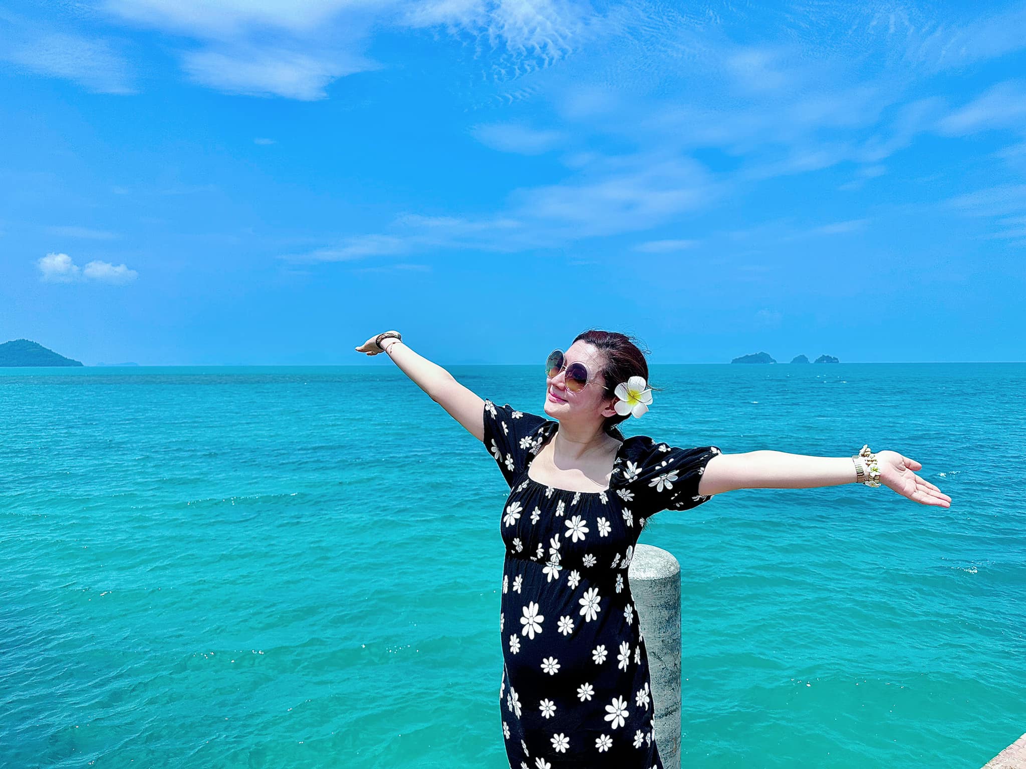 卸貨倒數！Selina產前最後一飛沖繩「挺7個月孕肚浮潛」 上岸驚覺「寶寶沒胎動」夫妻嚇壞 - 愛經驗2.0